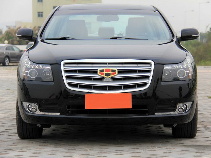 Geely Emgrand 8 (EC8) 2013. Новые Emgrand 8 (EC8) 2013 года - комплектации, цены в автосалонах